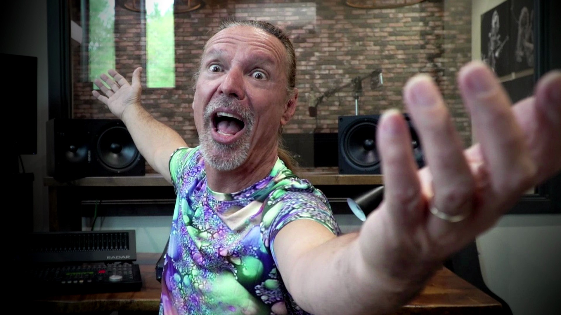 How To Hold Long Singing Notes - KenTamplinVocalAcademy.com